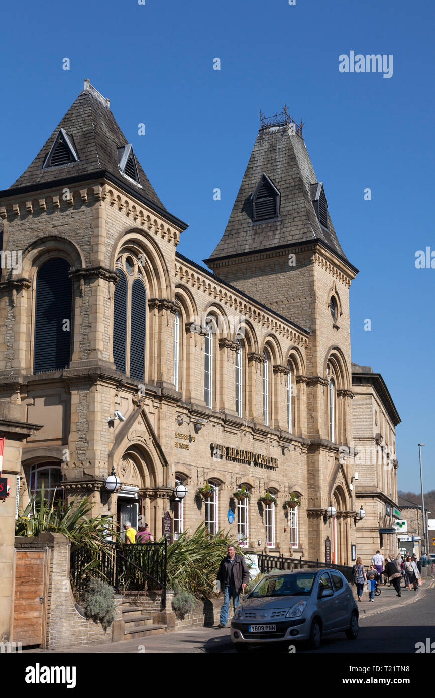 'The Richard Oastler' Wetherspoons pub, Brighouse, West Yorkshire Stock ...