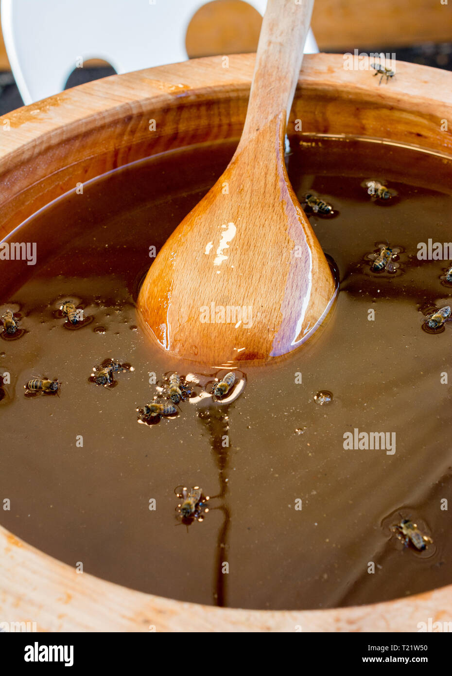Fresh natural yellow honey in liquid form Stock Photo - Alamy