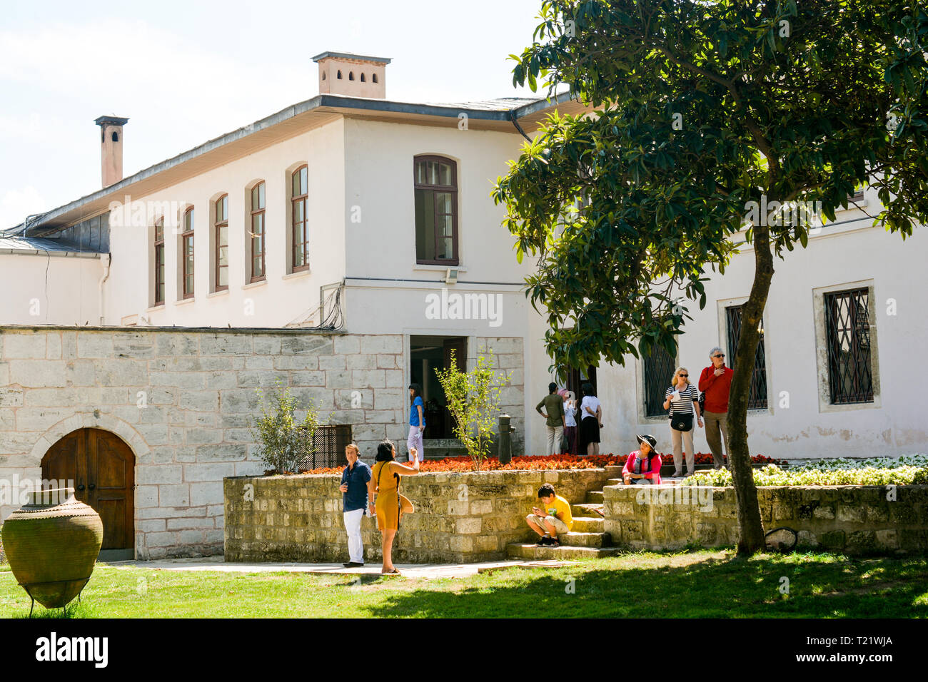 Atrium of Topkapi Palace of Istanbul, Turkey Stock Photo - Alamy