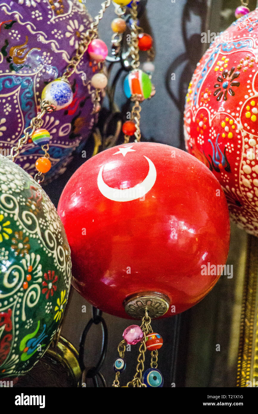 Turkish national flag drawn a decorative bead in bazaar Stock Photo - Alamy