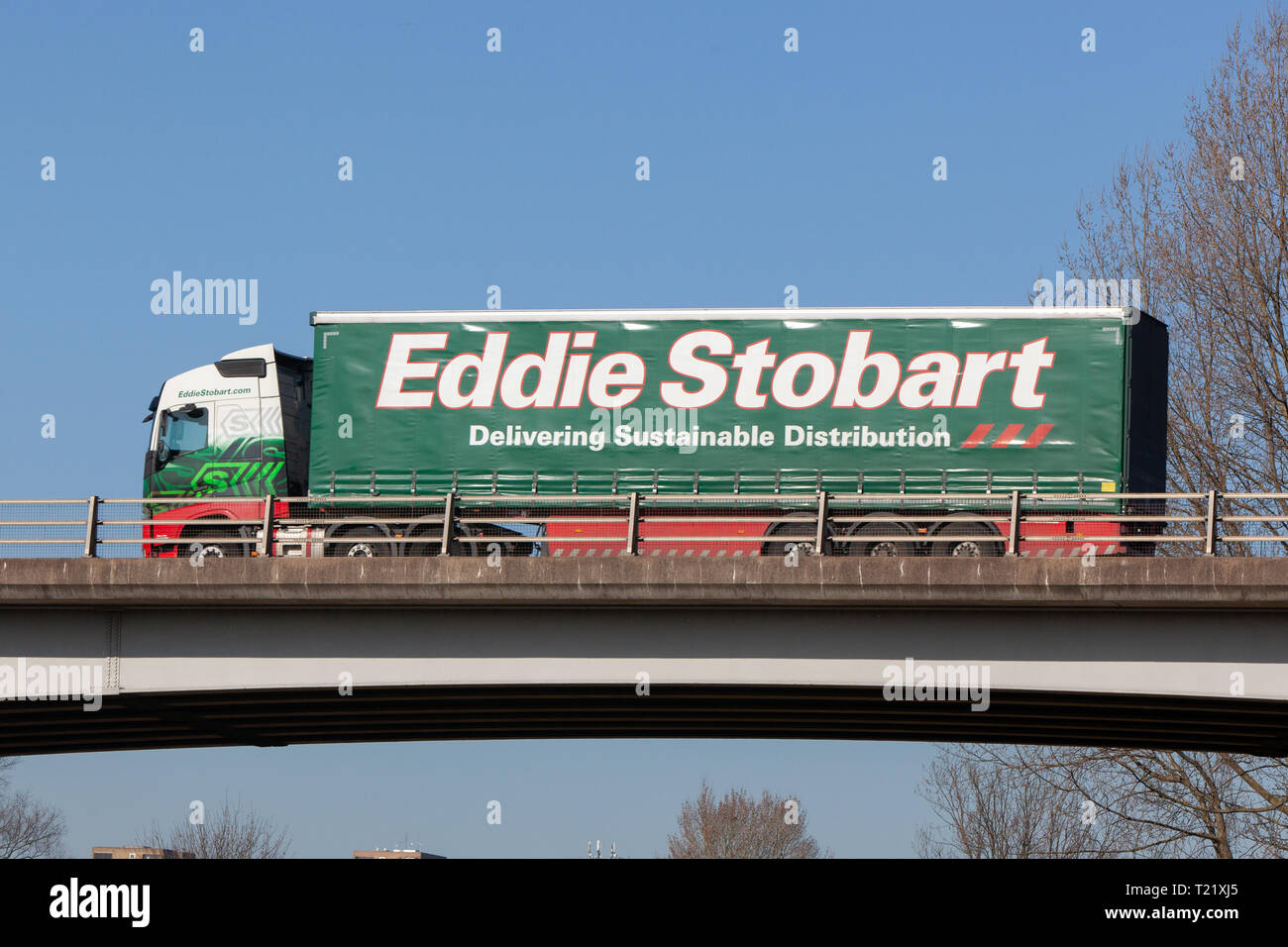Eddie stobart articulated lorry trailer hi-res stock photography and ...
