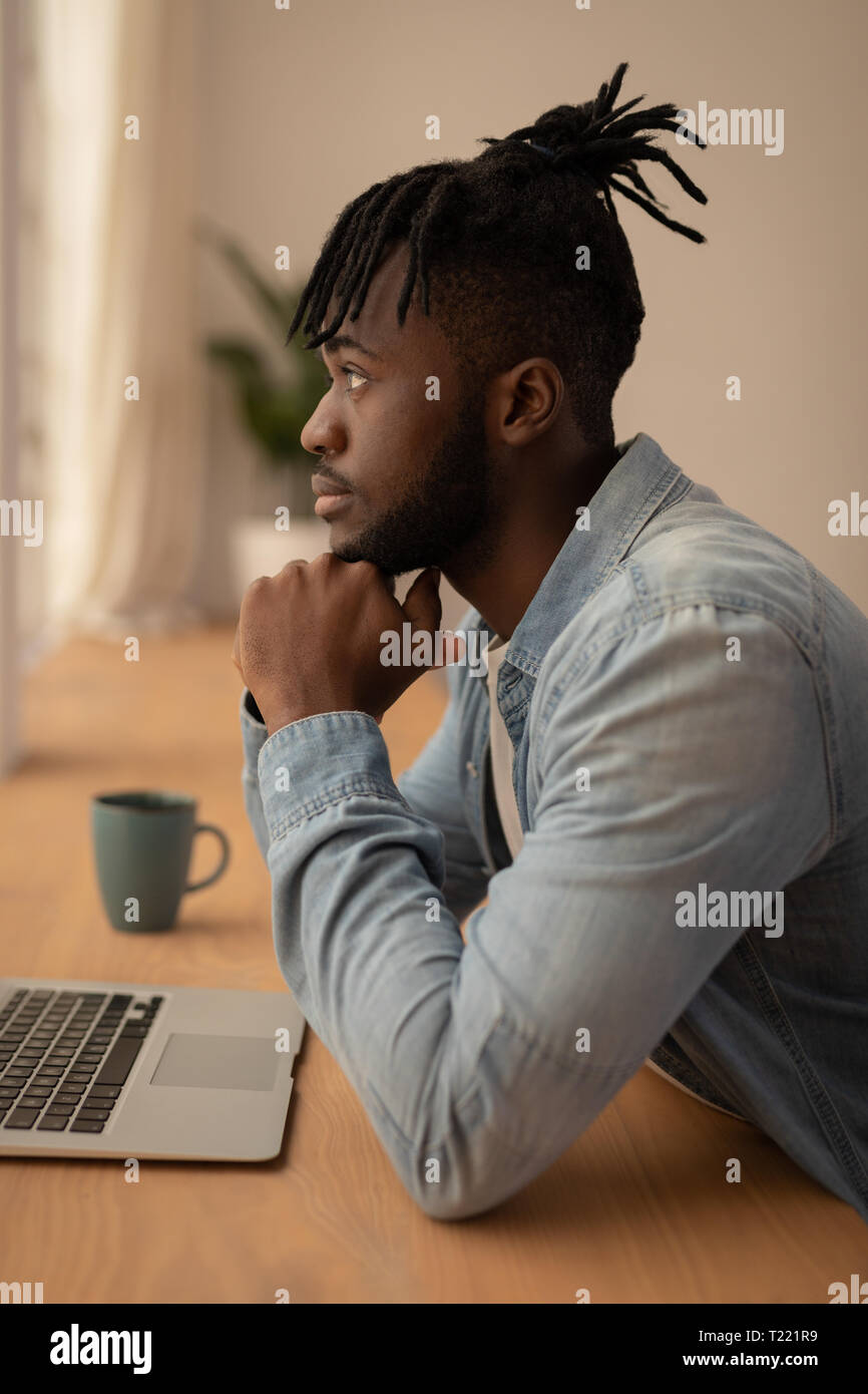 Computer sitting chair hi-res stock photography and images - Alamy