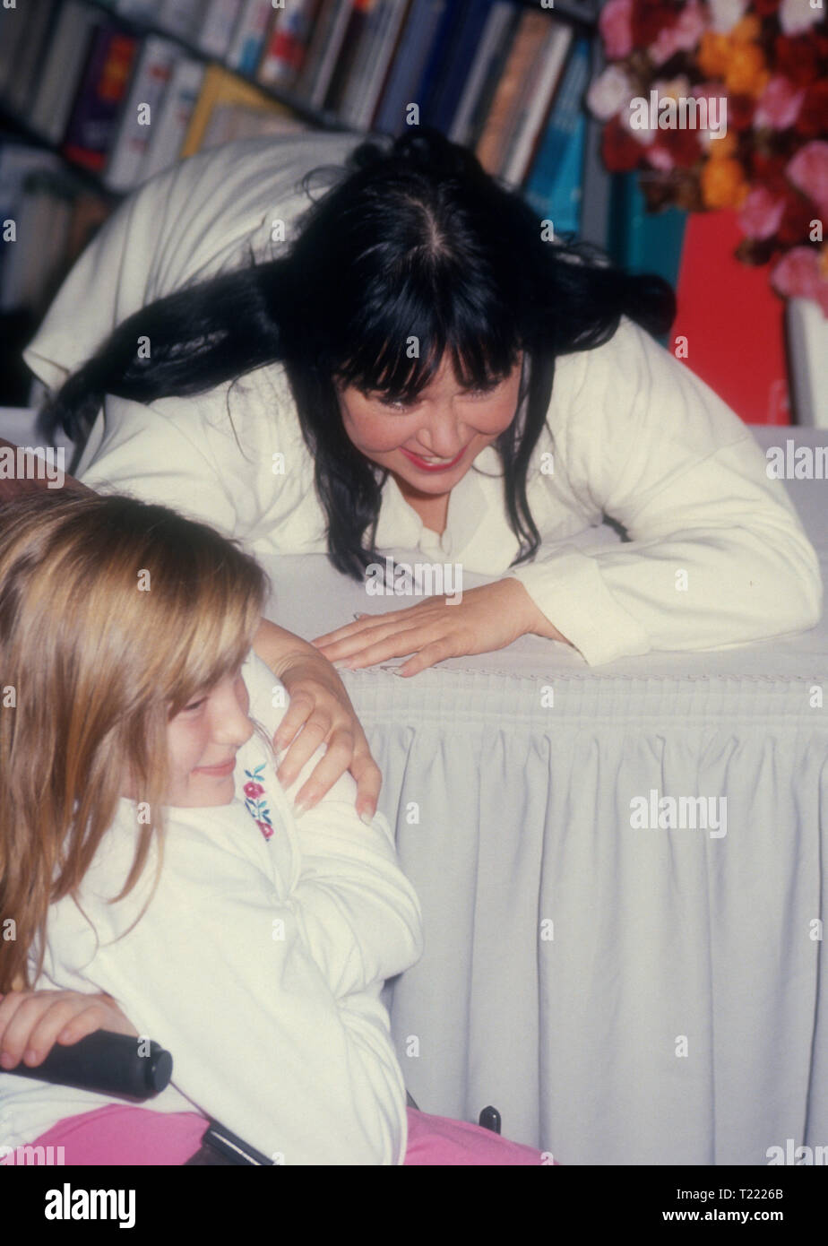 TORRANCE, CA - MARCH 7: Comedian Roseanne Signs her New Book 'My Lives ...
