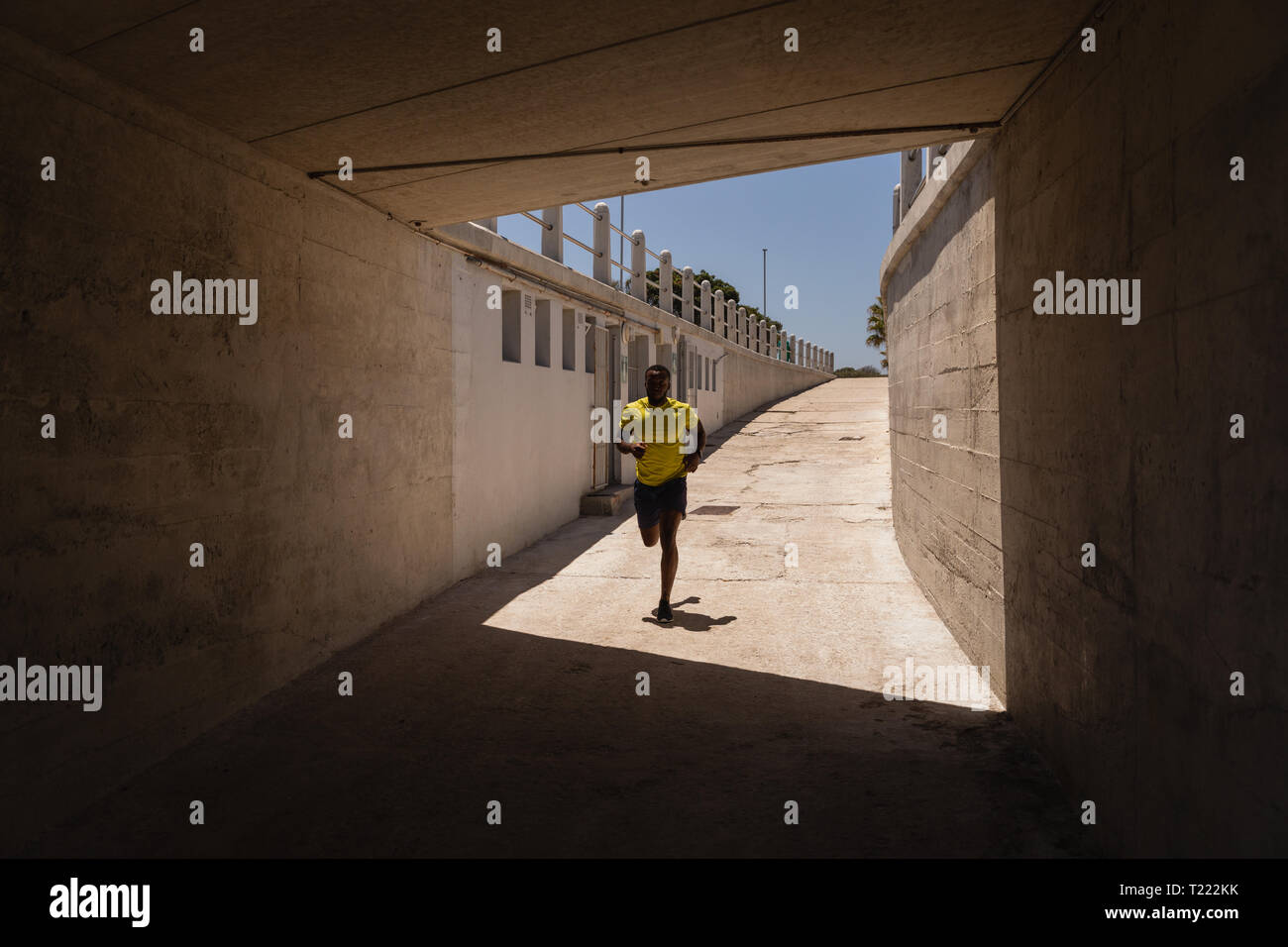 Man bridge sport hi-res stock photography and images - Alamy