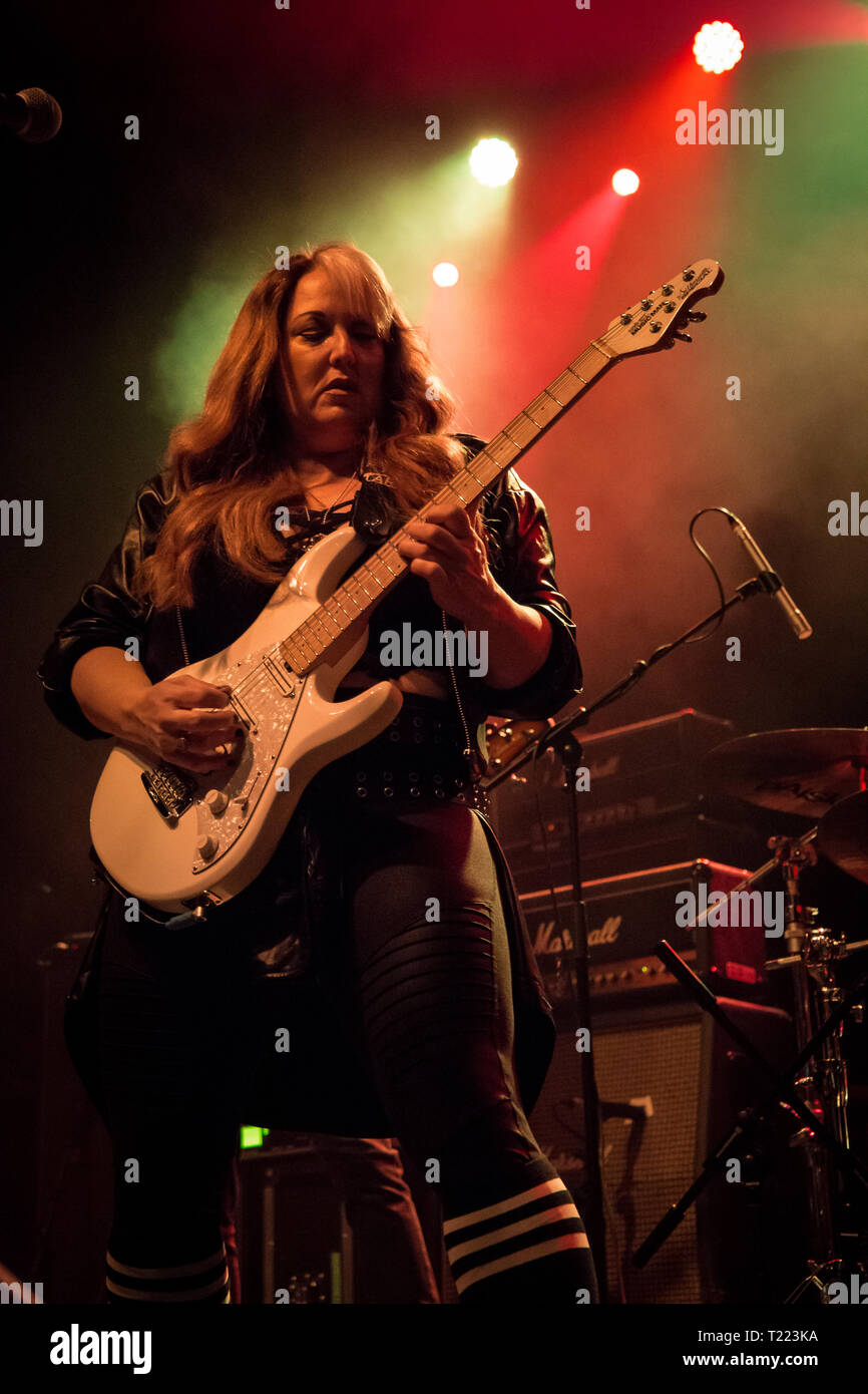 Tara lynch guitarist hi-res stock photography and images - Alamy