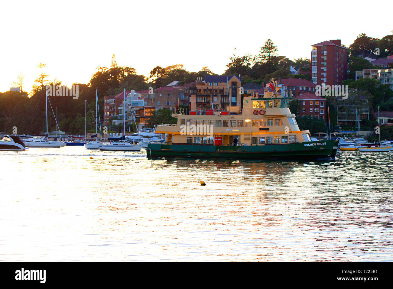 Double bay hi-res stock photography and images - Alamy