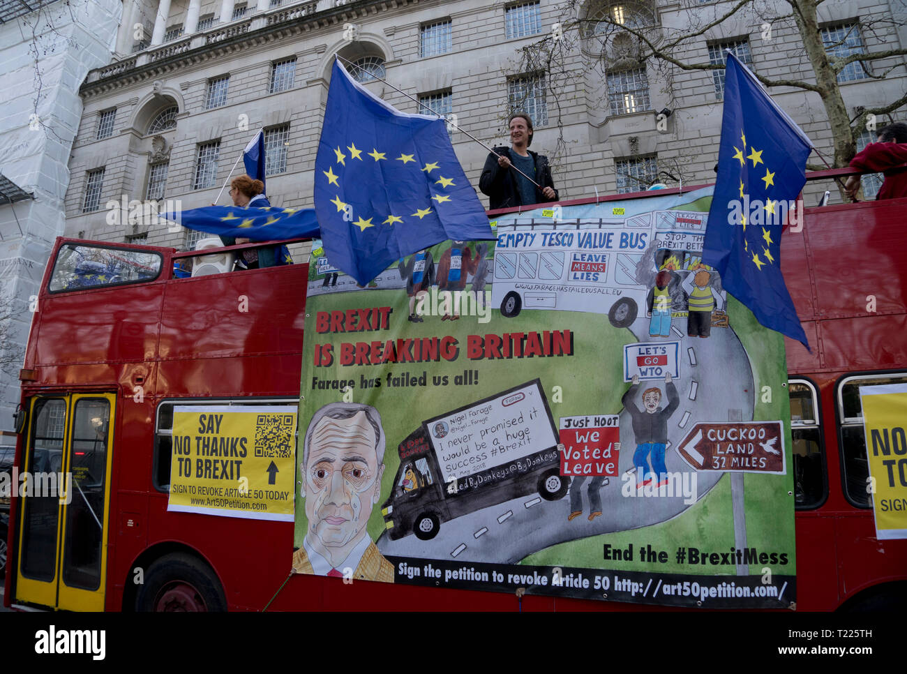 Pro Remain campaign bus at the Leave means Leave pro Brexit rally at ...