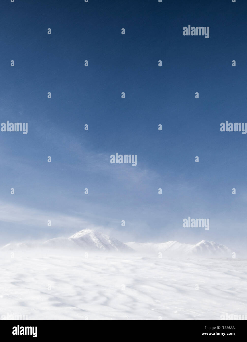 Cold wind blowing hi-res stock photography and images - Alamy