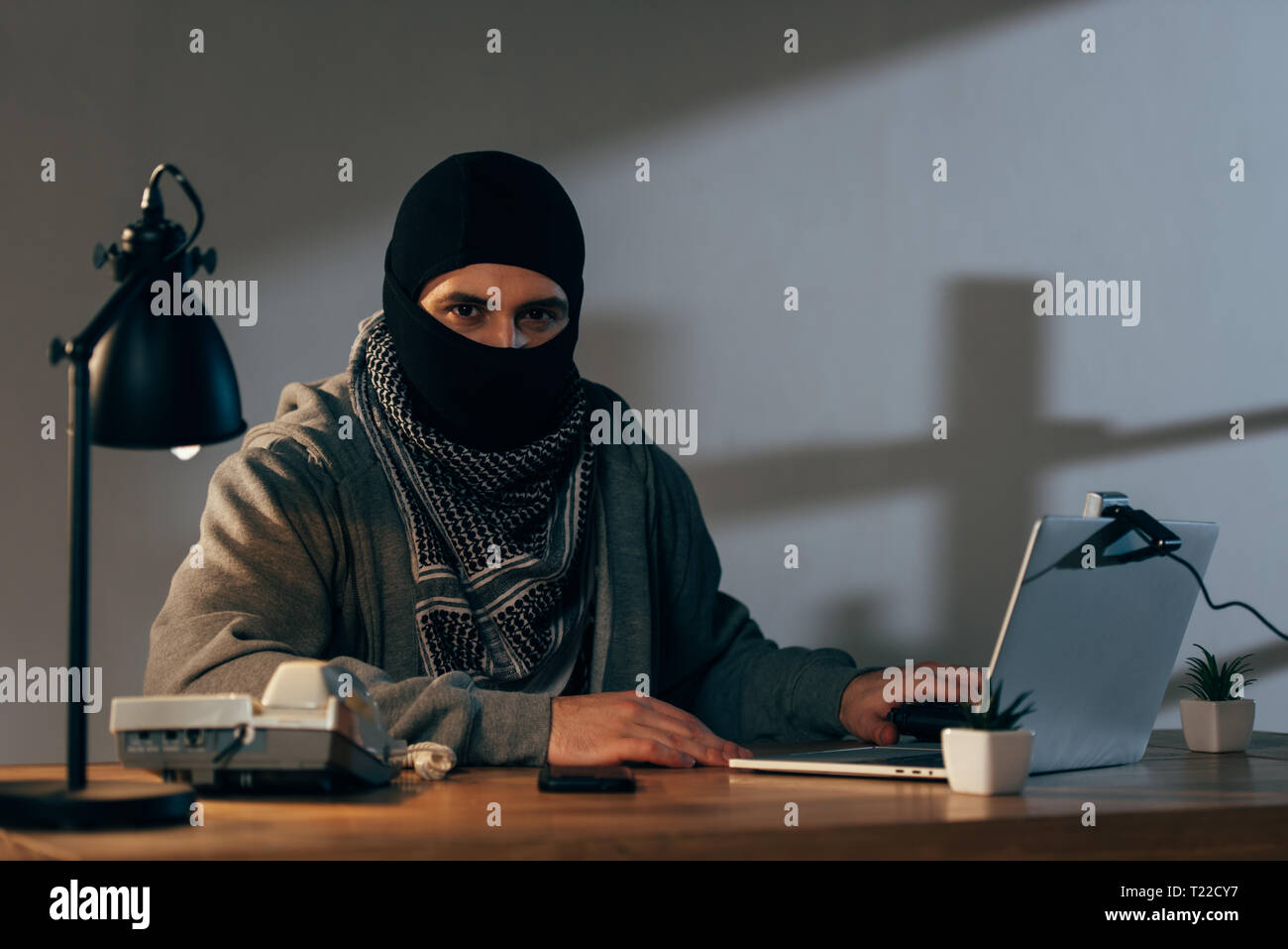 Keffiyeh scarf hi-res stock photography and images - Alamy