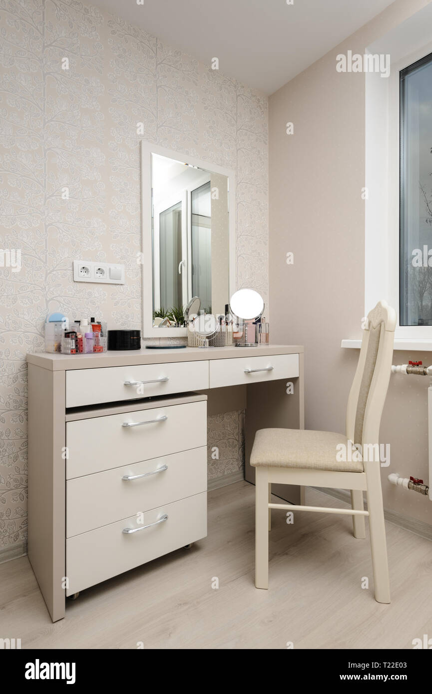 Corner table in room hi-res stock photography and images - Alamy