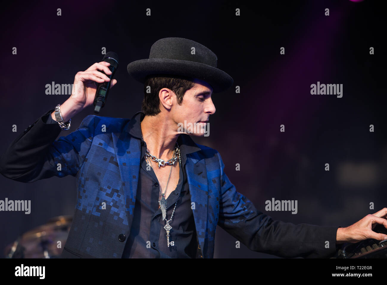 Perry Farrell Of Janes Addiction Performing At Big Music Fest In