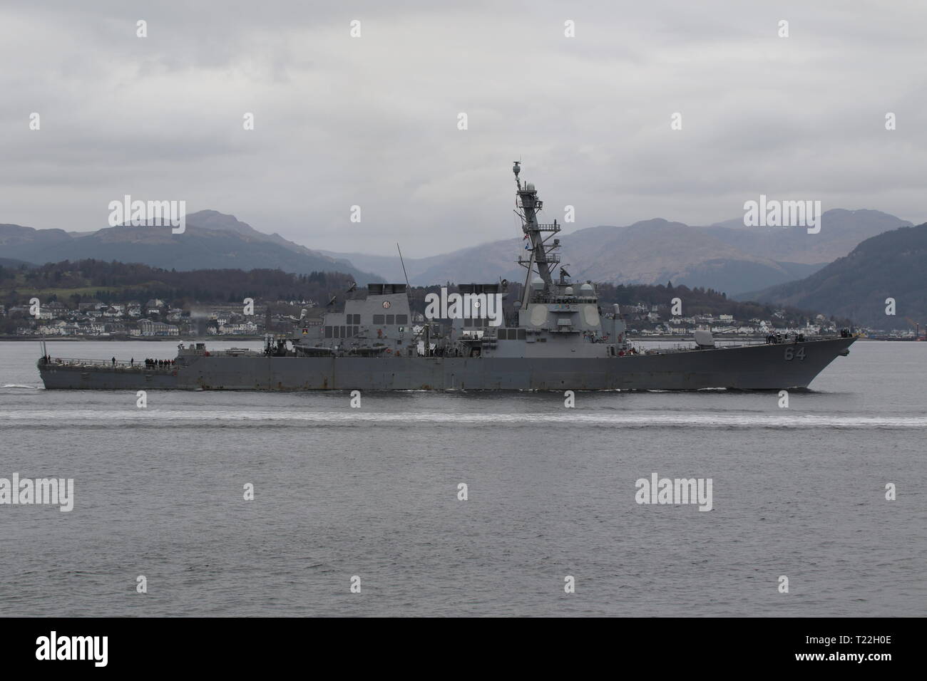 USS Carney (DDG-64), an Arleigh Burke-class destroyer (Flight I ...