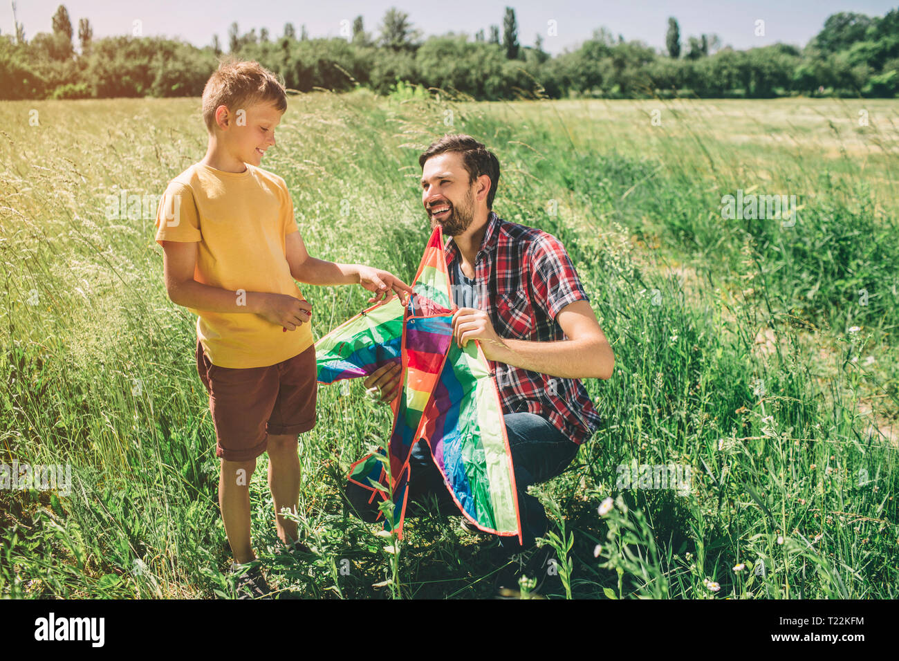 Young child in run start position hi-res stock photography and images ...