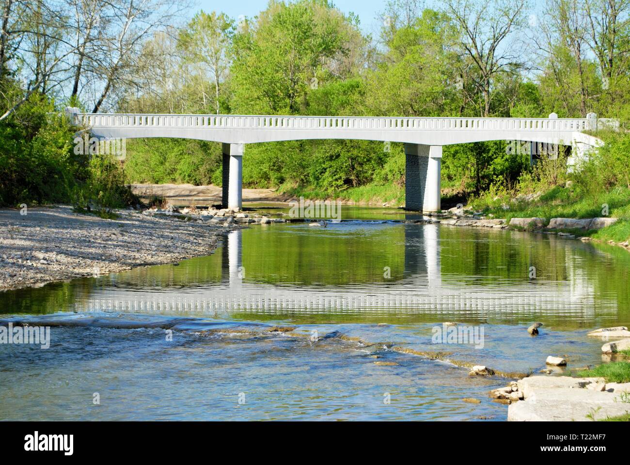 Highway overpass walkway hi-res stock photography and images - Alamy