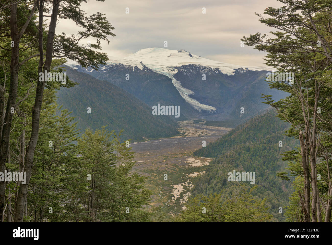 Michinmahuida volcano views hi-res stock photography and images - Alamy
