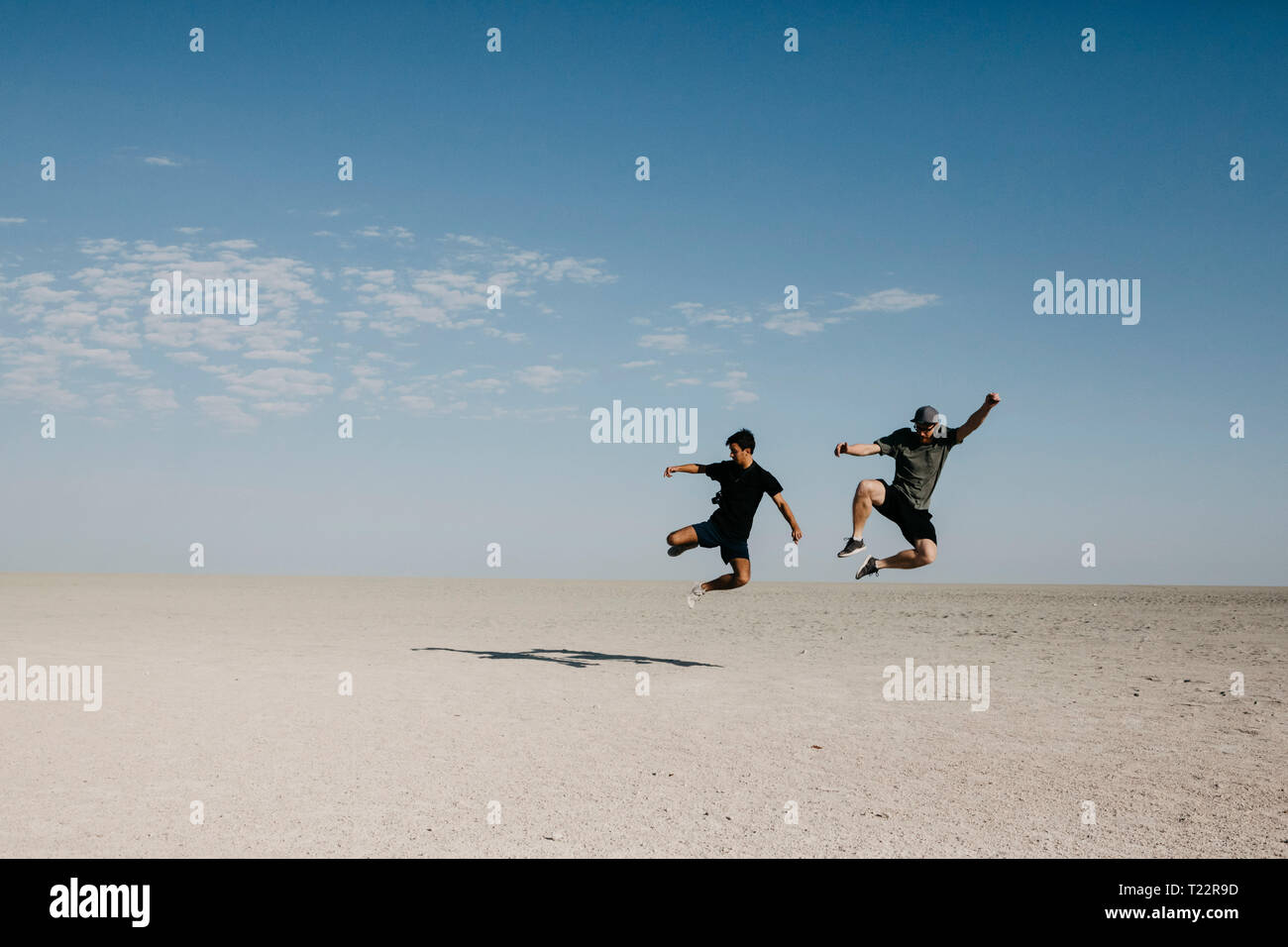Men of the desert hi-res stock photography and images - Alamy