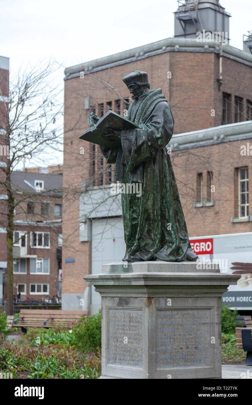 Statue of Erasmus in Rotterdam, Netherlands Stock Photo - Alamy