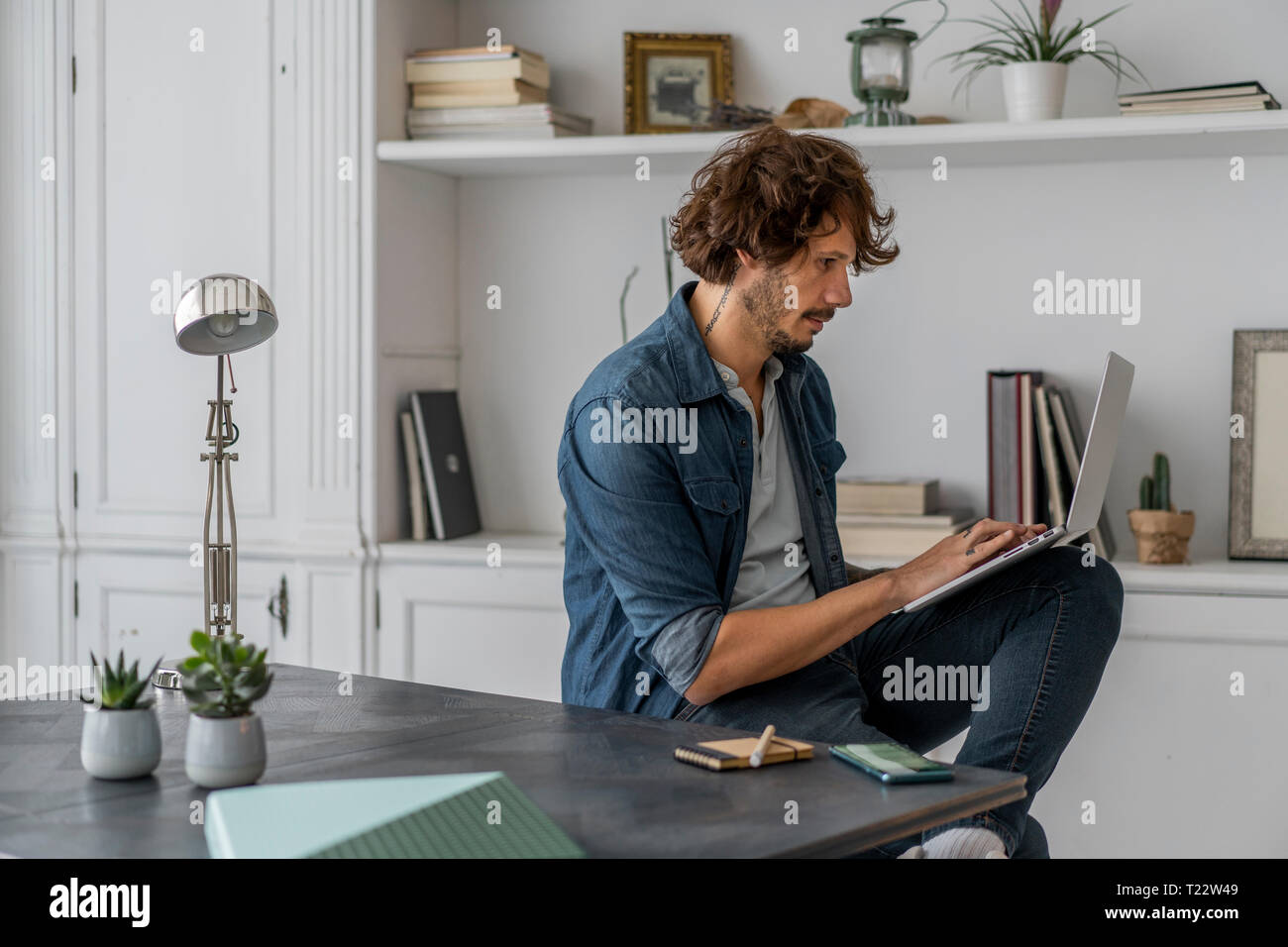 Coworking using hi-res stock photography and images - Alamy