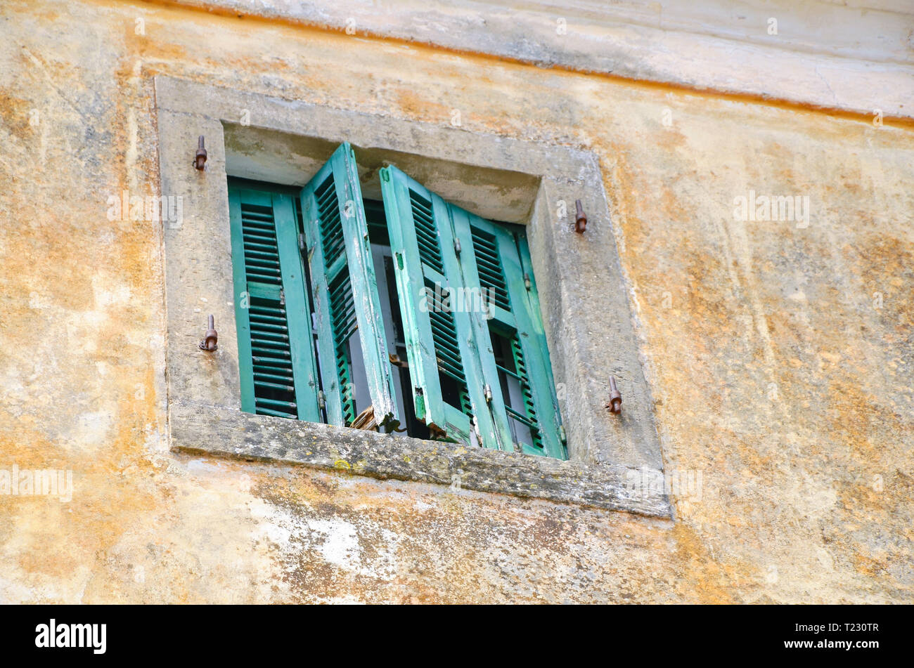 Old open window hi-res stock photography and images - Alamy