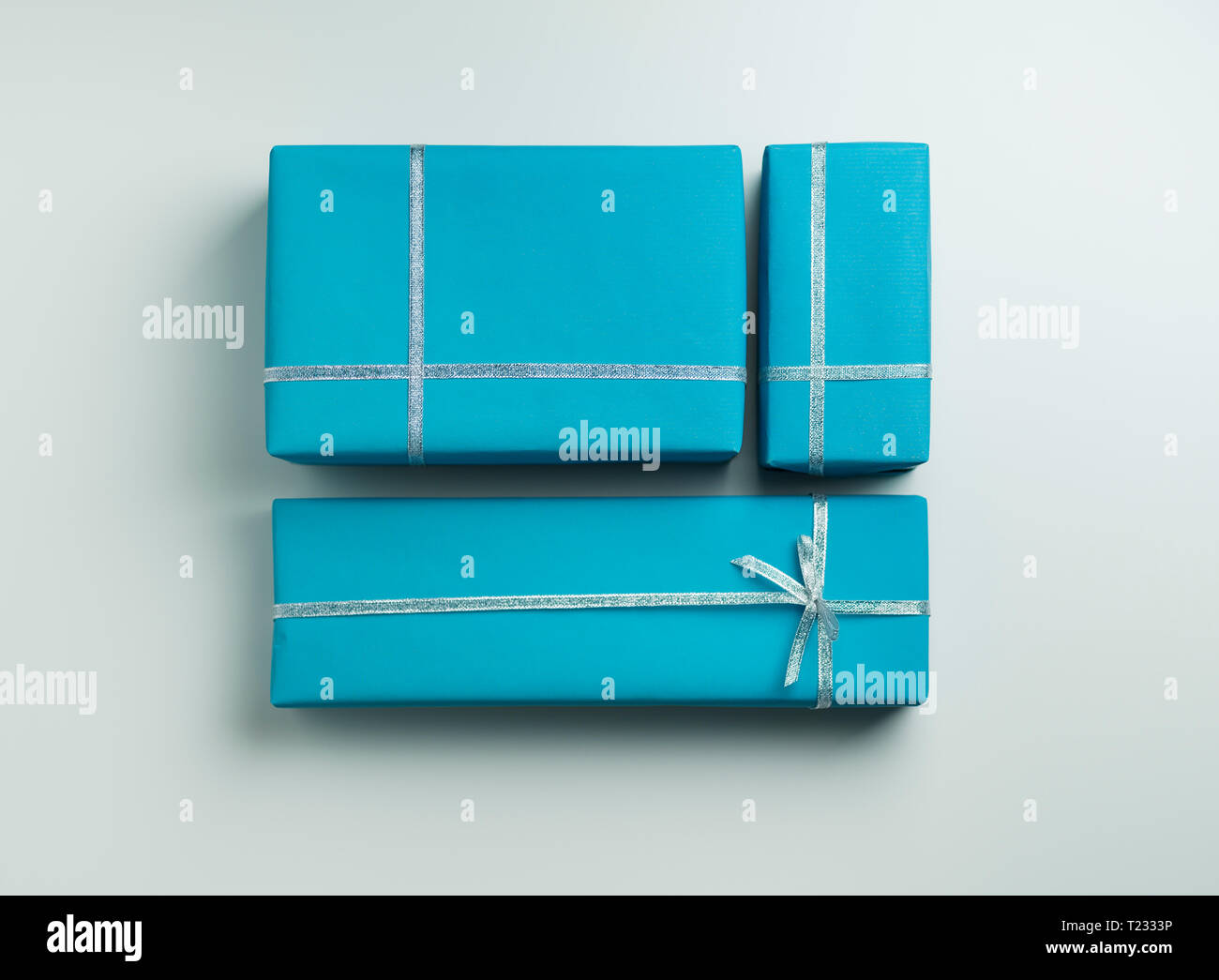 Blue gifts hi-res stock photography and images - Alamy