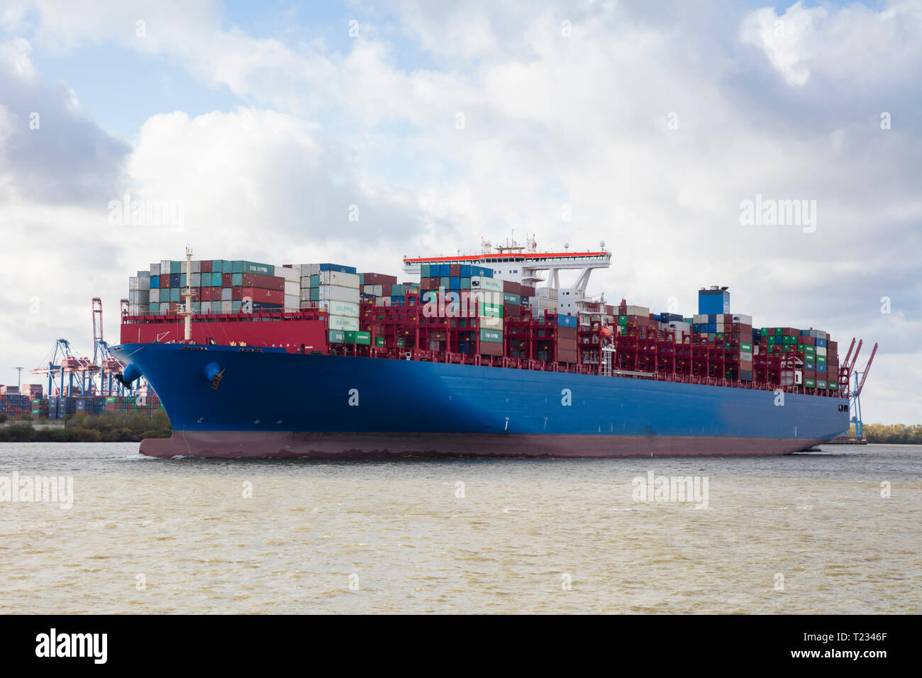 Hamburg container ship hi-res stock photography and images - Alamy