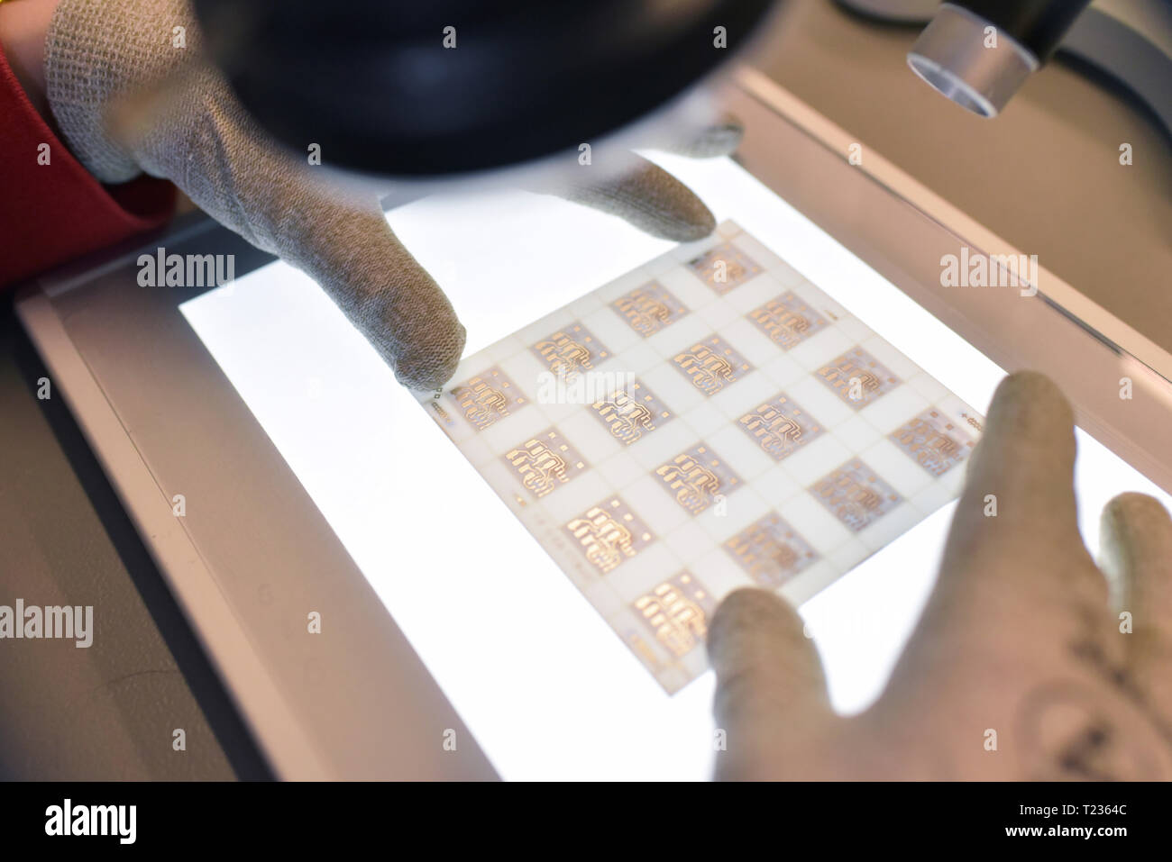 Ceramic boards hi-res stock photography and images - Alamy