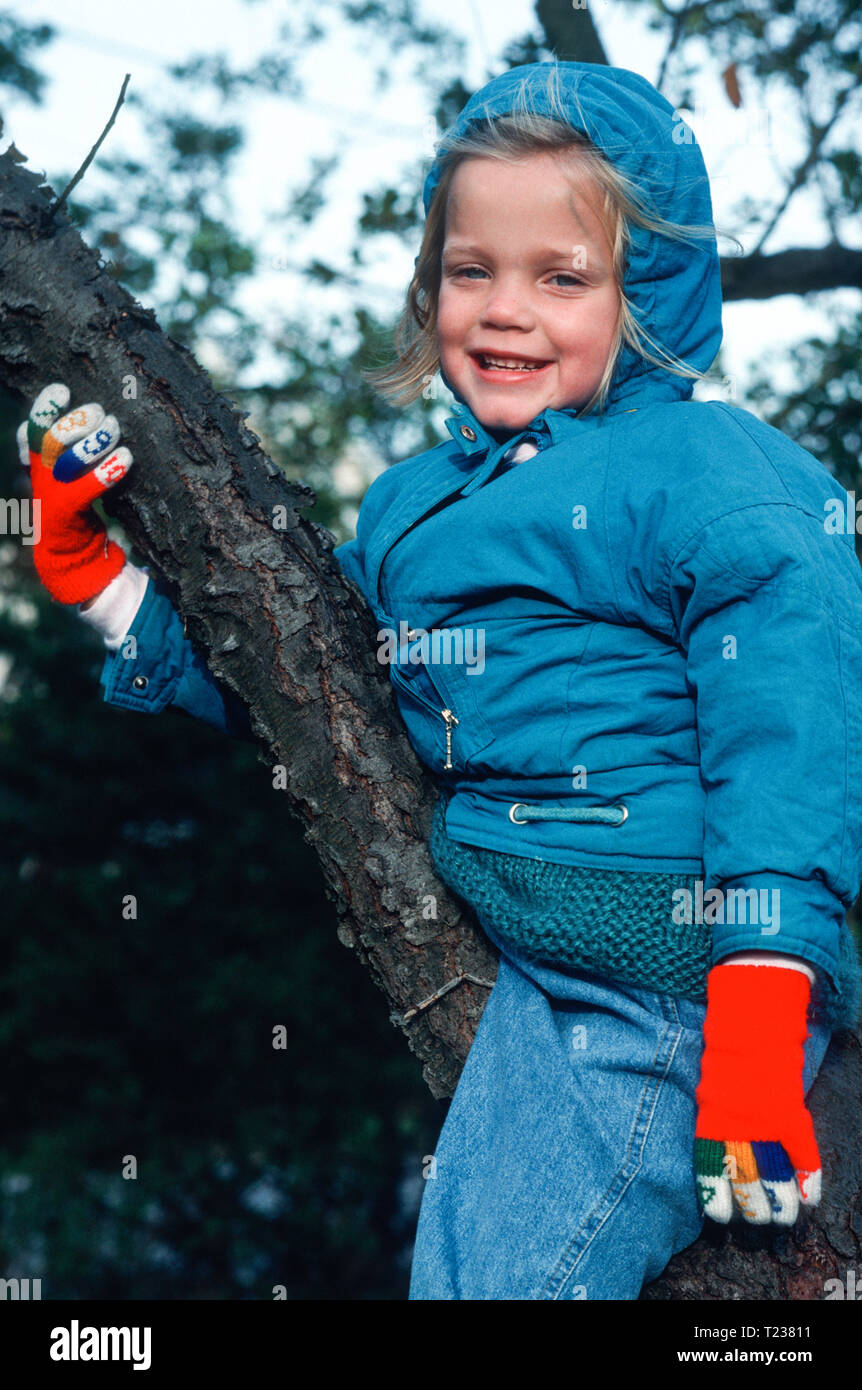 Blond girl 1990s hi-res stock photography and images - Alamy