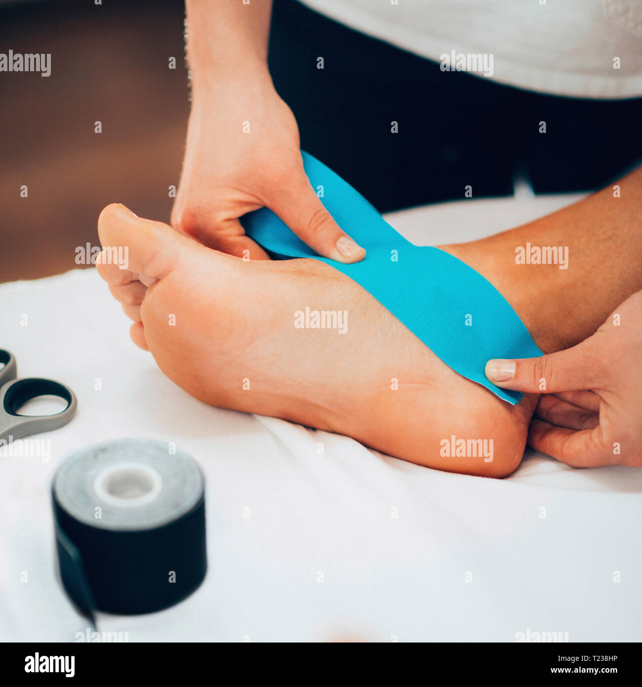Kinesio Taping Stock Photos & Kinesio Taping Stock Images - Alamy