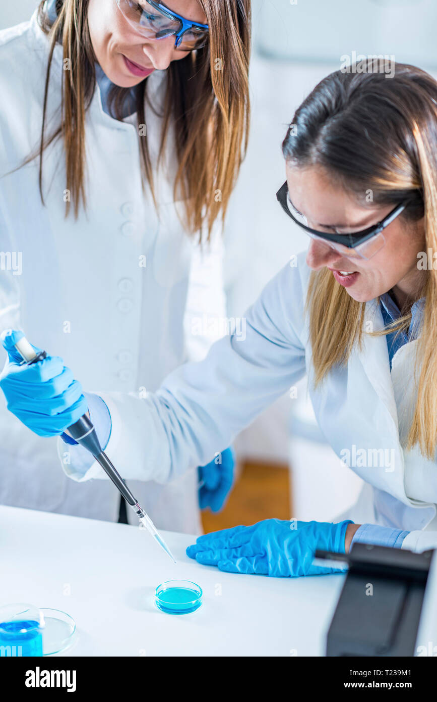Technicians chemical hi-res stock photography and images - Alamy