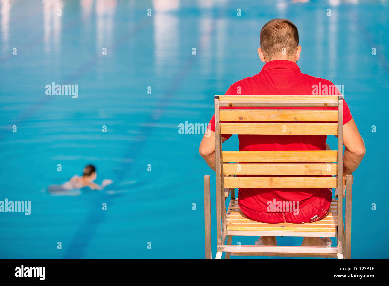Lifeguard swimming pool chair hi-res stock photography and images - Alamy