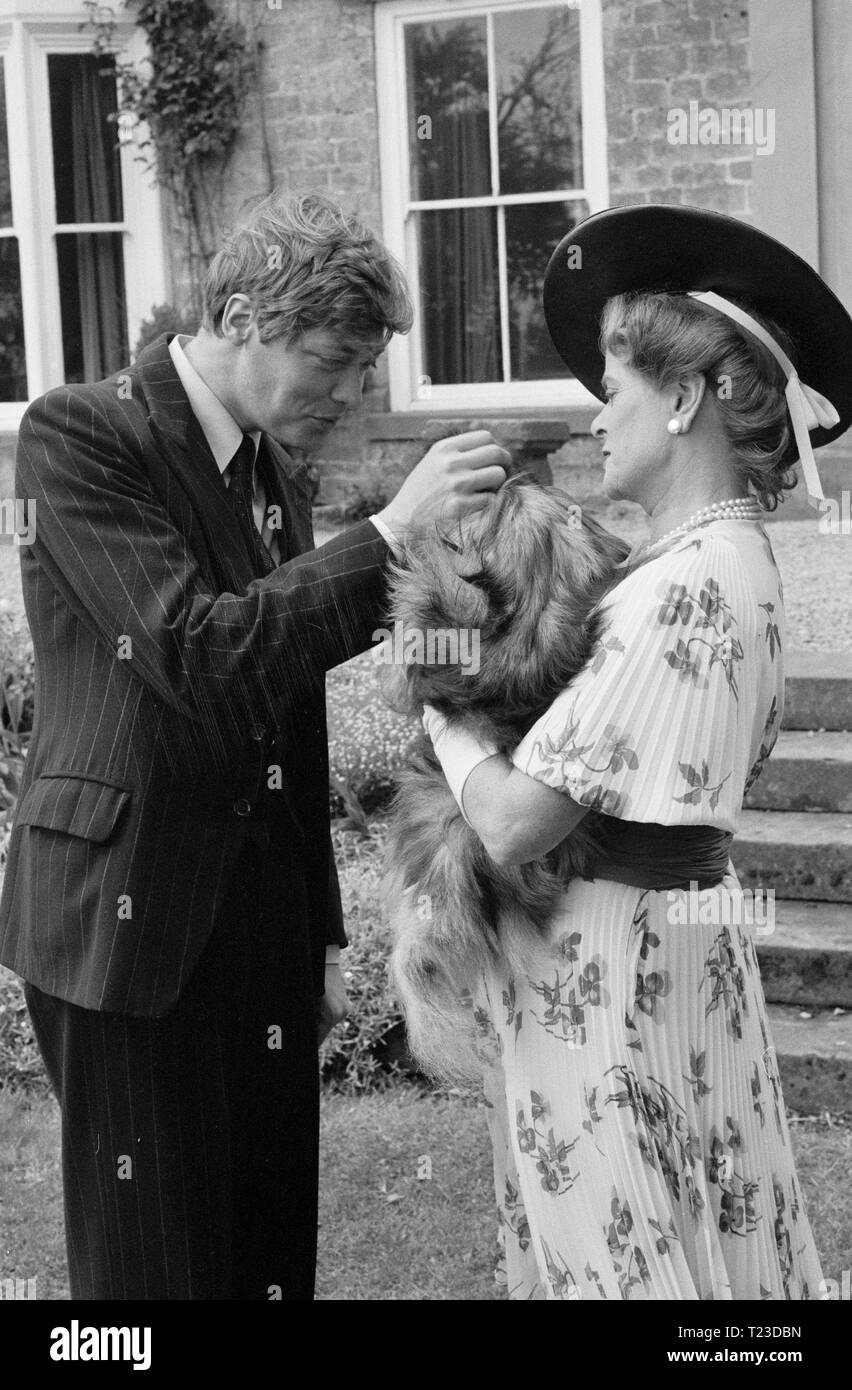 All Creatures Great and Small (1975) Simon Ward, Jenny Runacre, Date ...