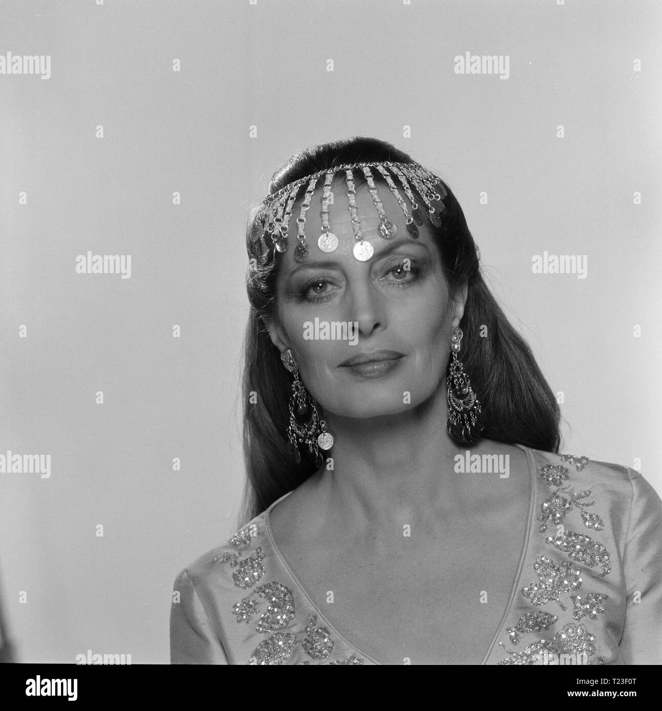 Capucine hi-res stock photography and images - Alamy