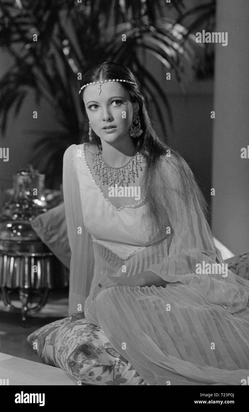 Emma samms arabian adventure 1979 hi-res stock photography and images ...