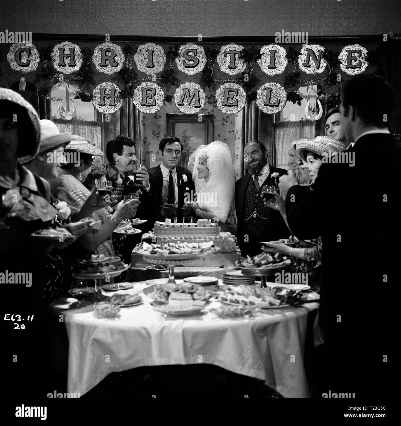 The Bargee (1964) Ronnie Barker, Harry H Corbett, Julia Foster, Hugh ...