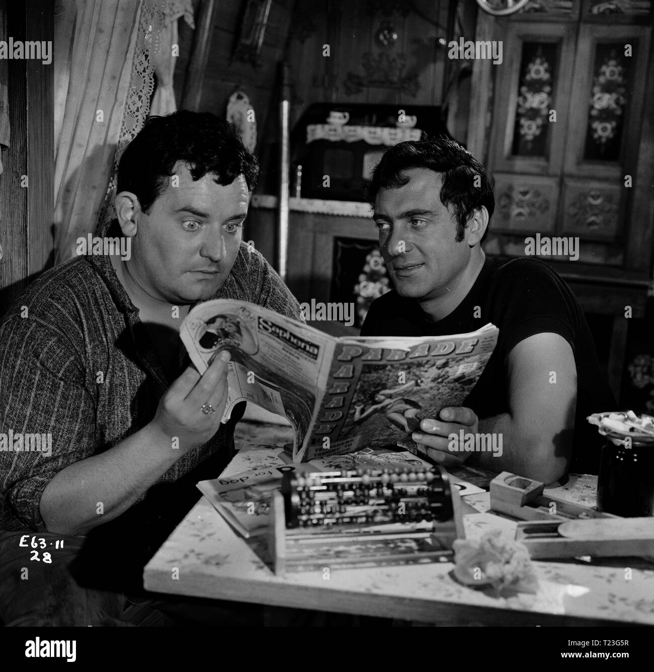 The Bargee (1964) Ronnie Barker, Harry H Corbett, Date: 1964 Stock ...