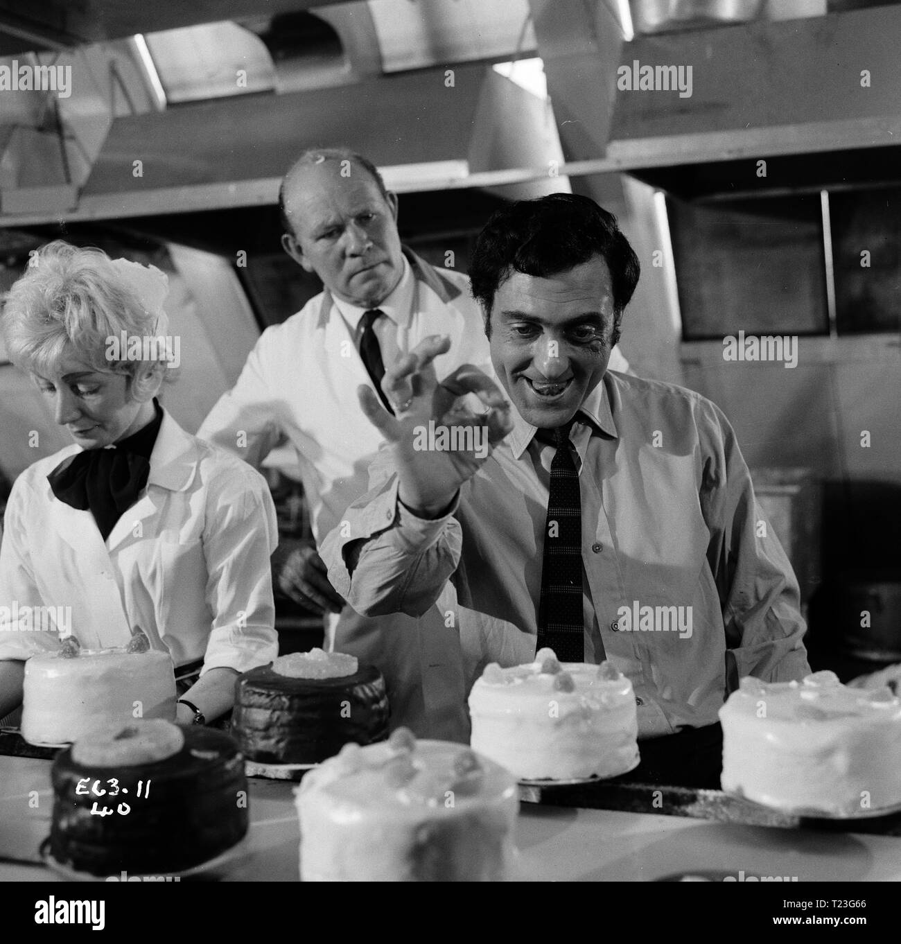 The Bargee (1964) Bill Rayment, Harry H Corbett, Date: 1964 Stock Photo ...