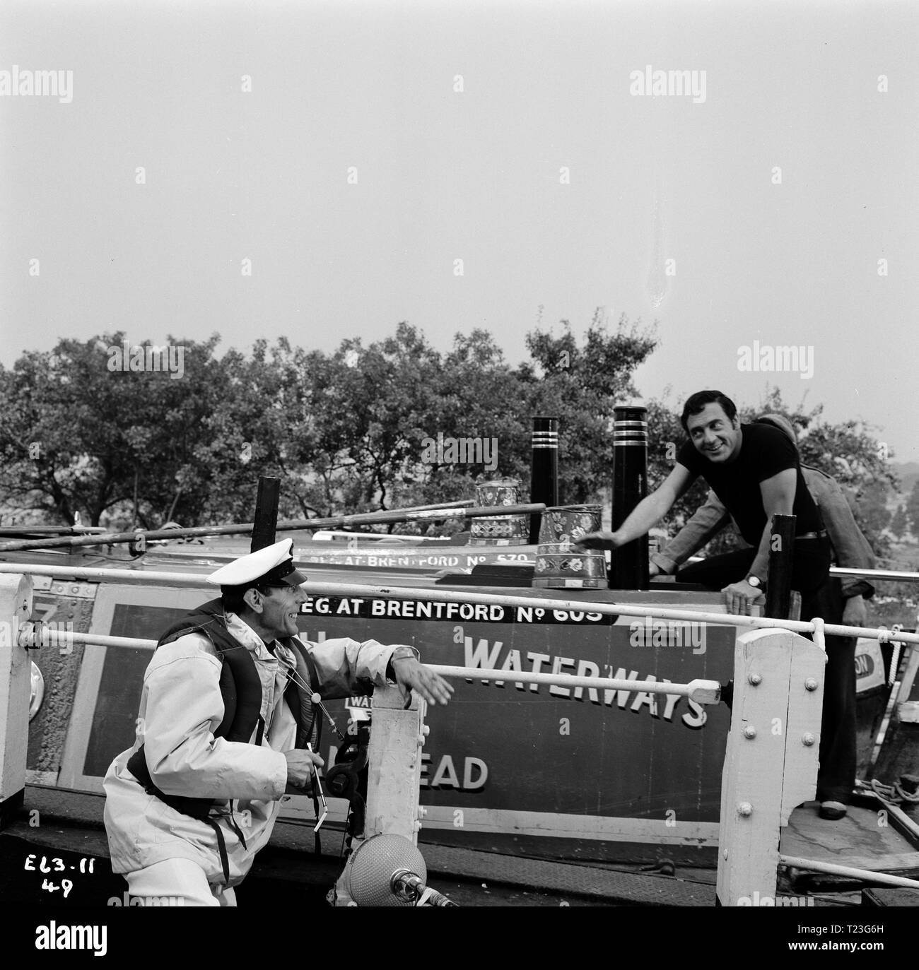 The Bargee (1964) Eric Sykes, Harry H Corbett, Date: 1964 Stock Photo ...