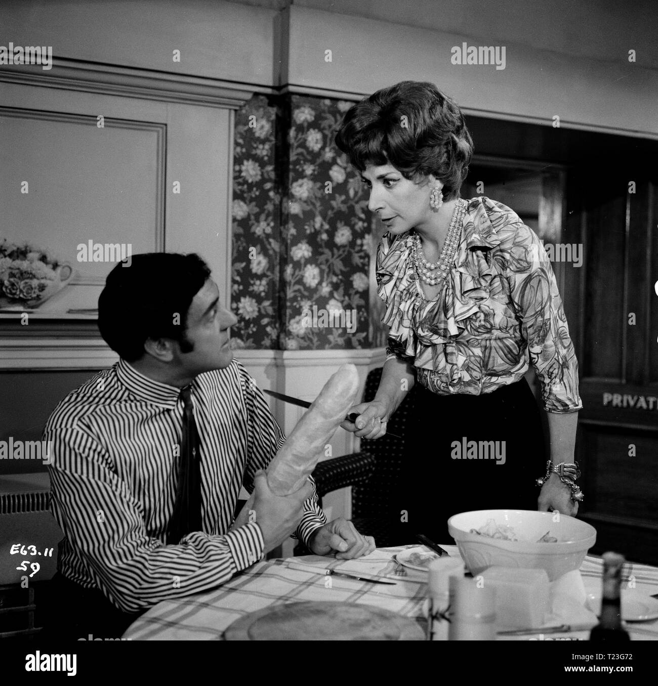 The Bargee (1964) Harry H Corbett, Miriam Karlin, Date: 1964 Stock ...