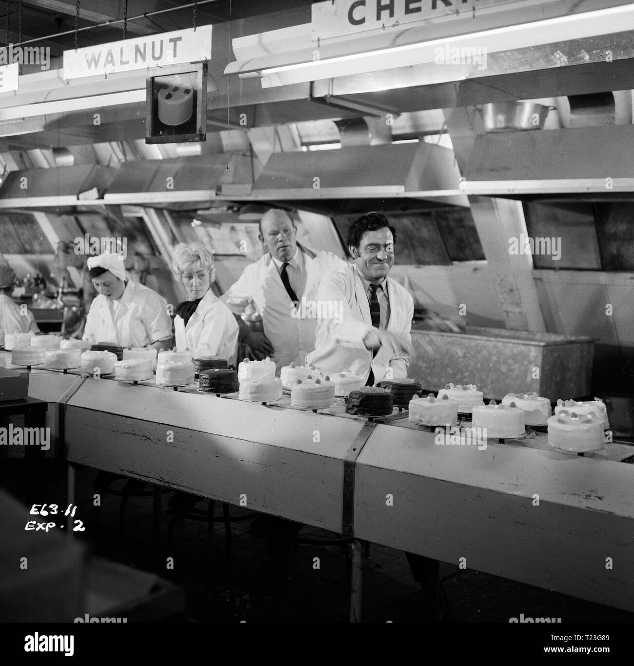 The Bargee (1964) Bill Rayment, Harry H Corbett, Date: 1964 Stock Photo ...