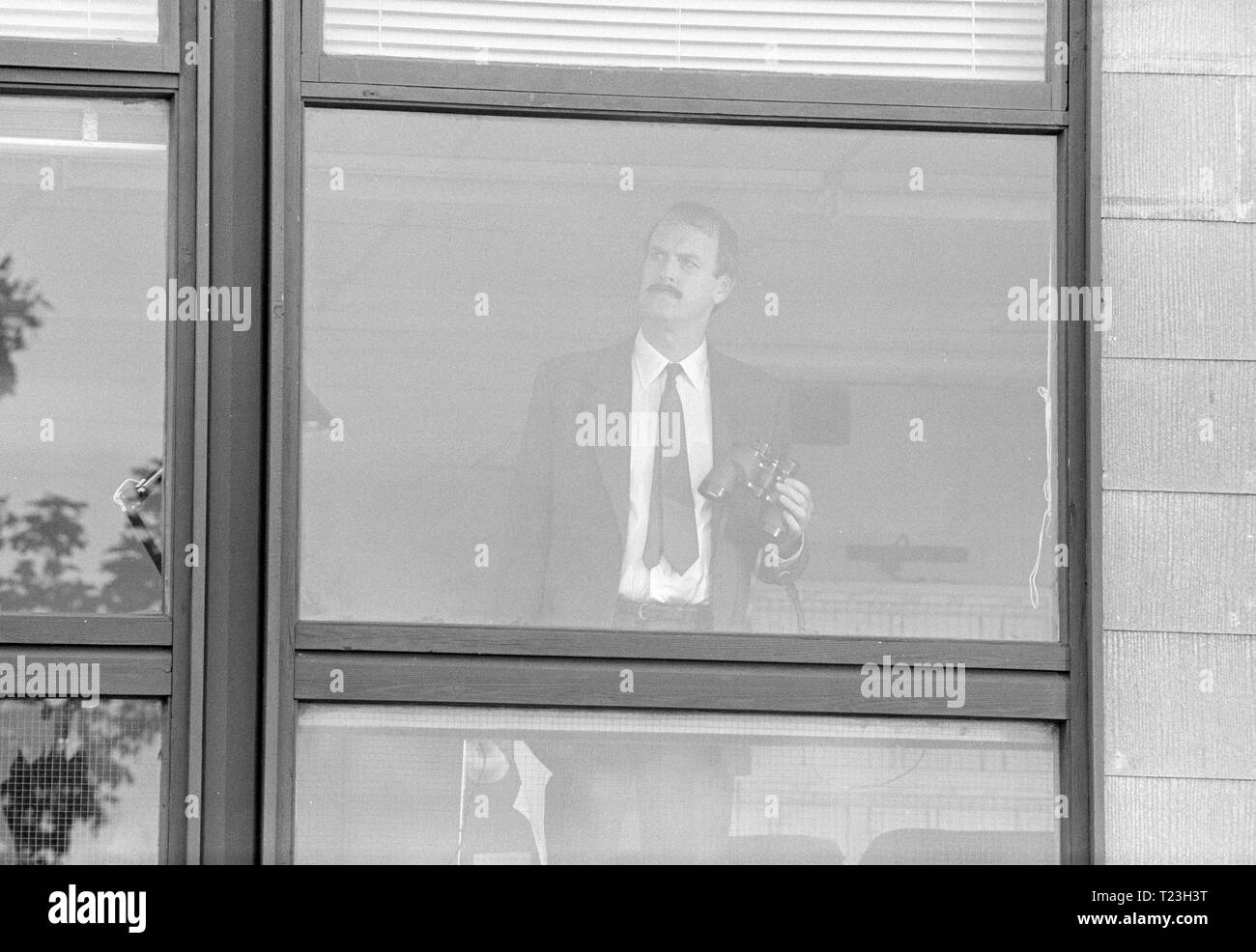 Clockwise 1986 john cleese hi-res stock photography and images - Alamy