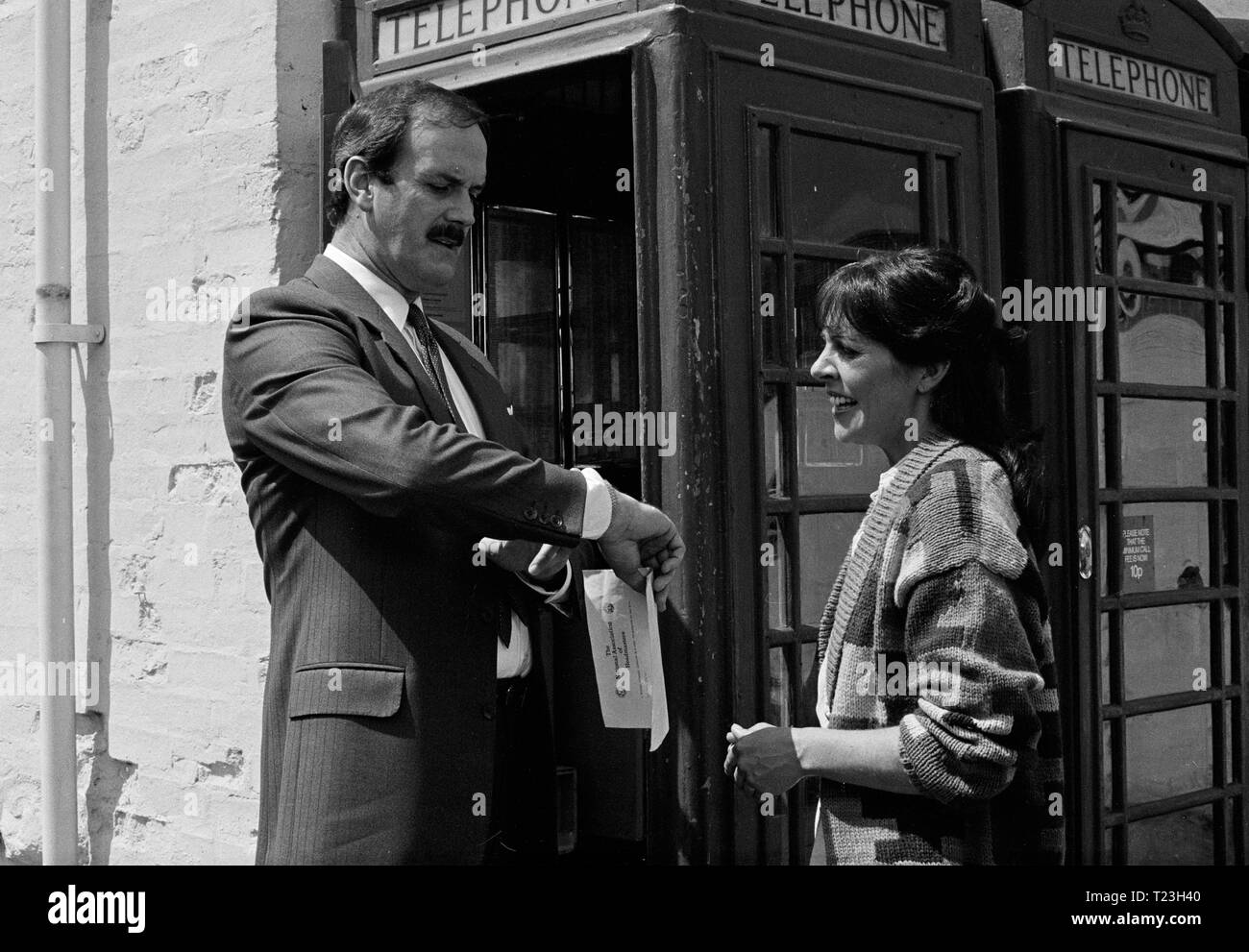 Clockwise (1986) John Cleese, Penelope Wilton, Date: 1986 Stock Photo ...