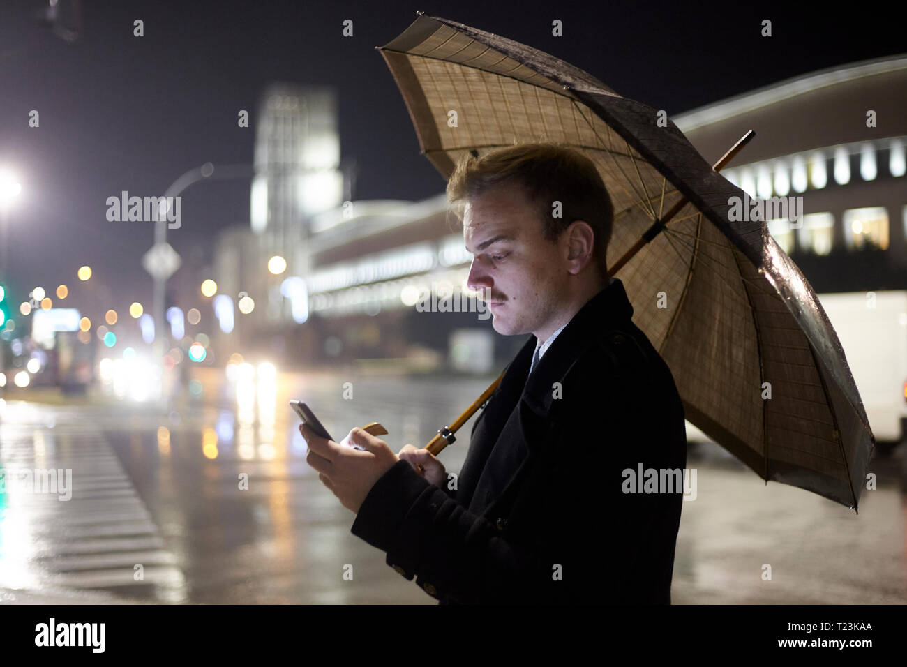 Outside while its raining hi-res stock photography and images - Alamy