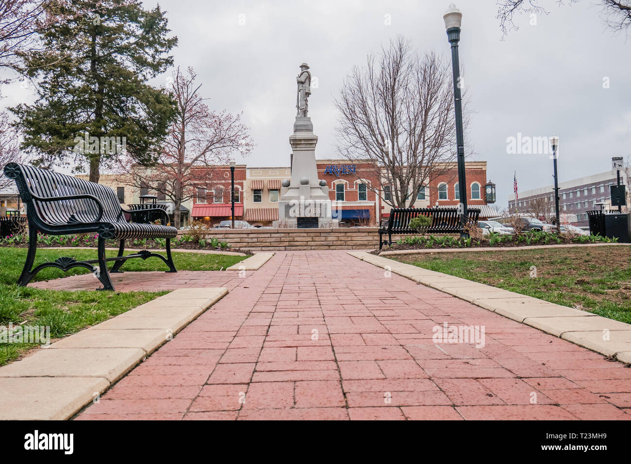 Downtown bentonville square hi-res stock photography and images - Alamy