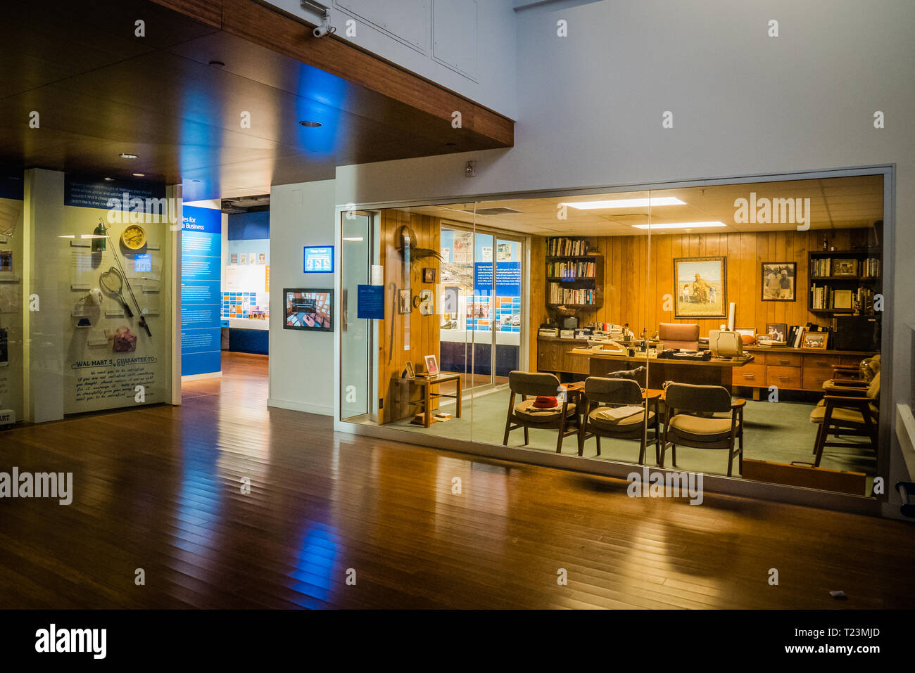 Walmart museum hi-res stock photography and images - Alamy