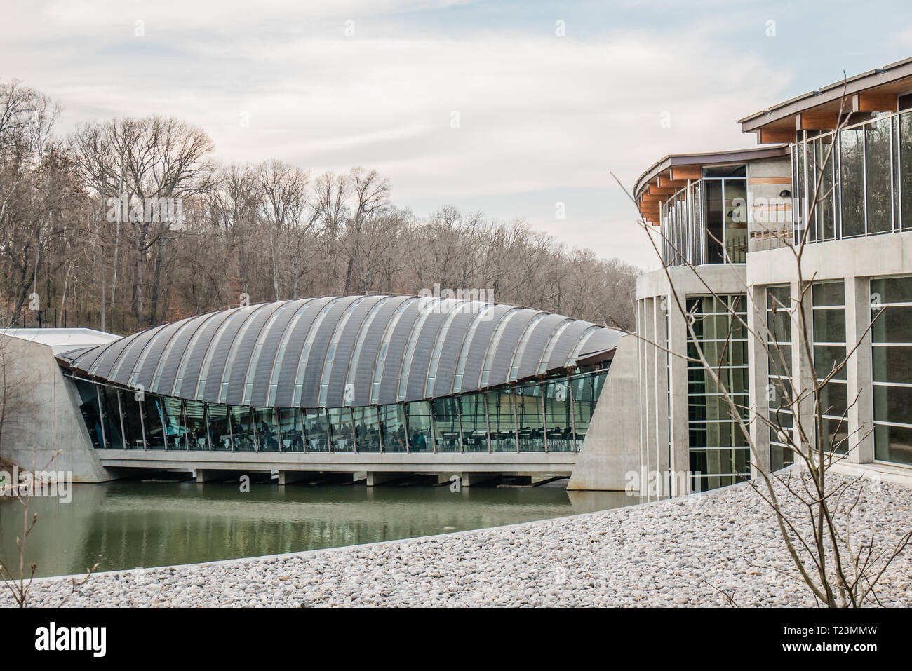 crystal bridges museum exterior Stock Photo - Alamy