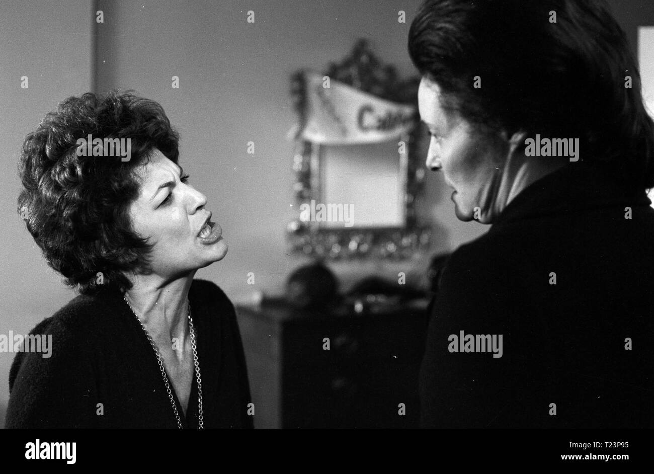 Baxter (1973) Patricia Neal, Lynn Carlin, Date: 1973 Stock Photo - Alamy