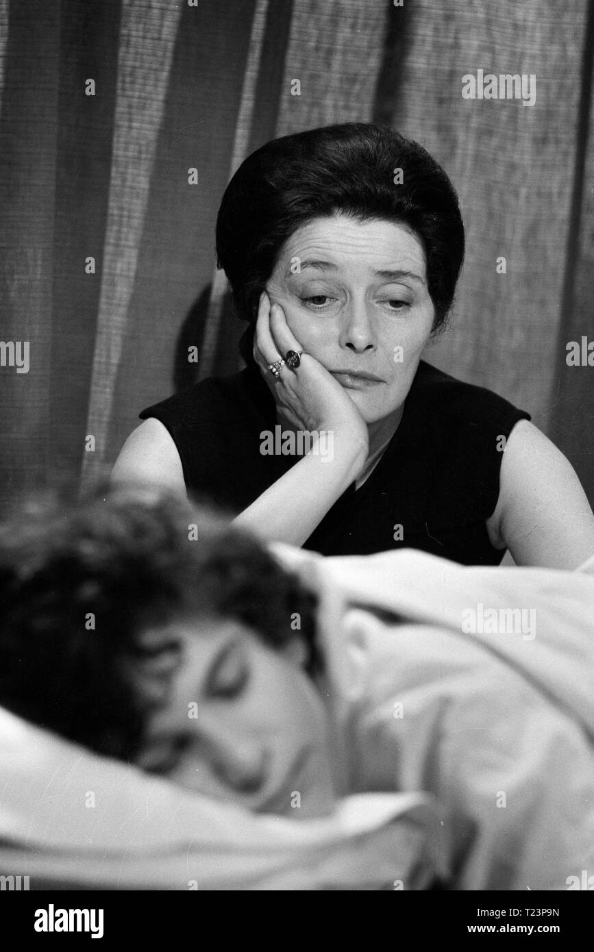 Baxter (1973) Scott Jacoby, Patricia Neal, Date: 1973 Stock Photo - Alamy
