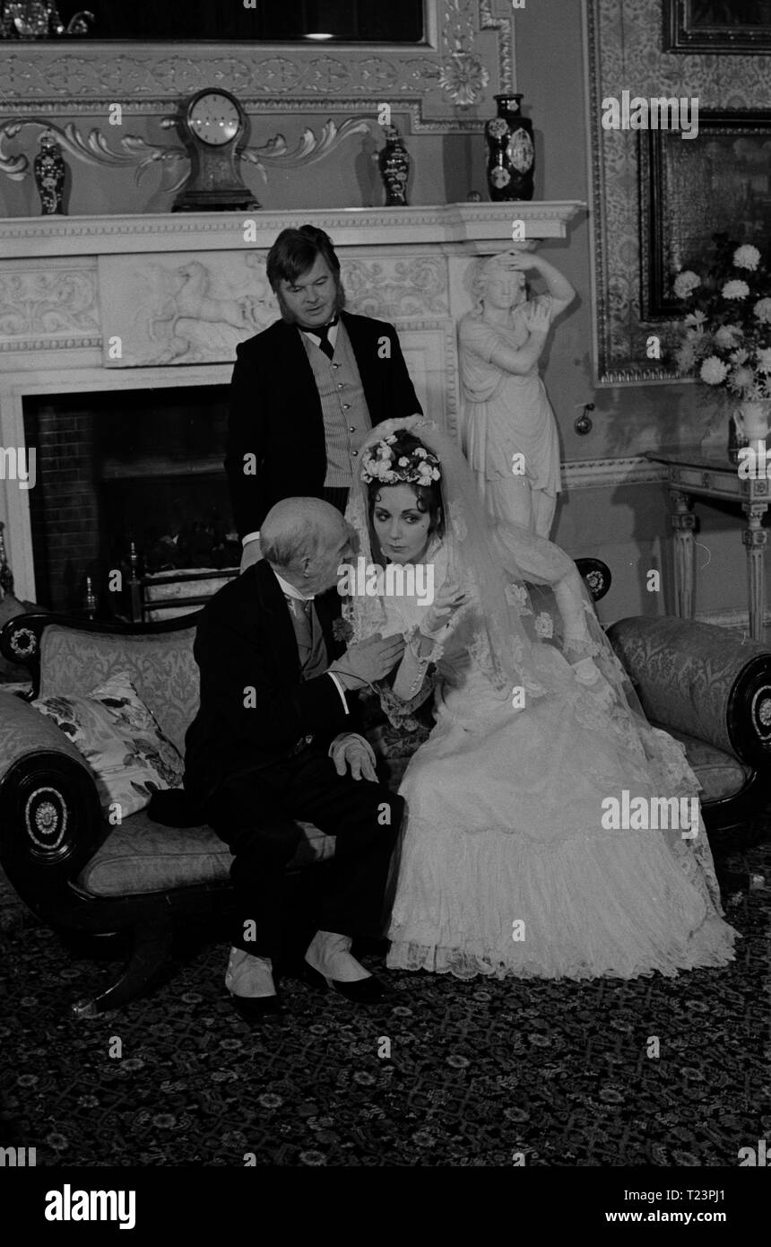 The Best of Benny Hill (1974) Jackie Wright, Louise English, Date: 1974 Stock Photo - Alamy