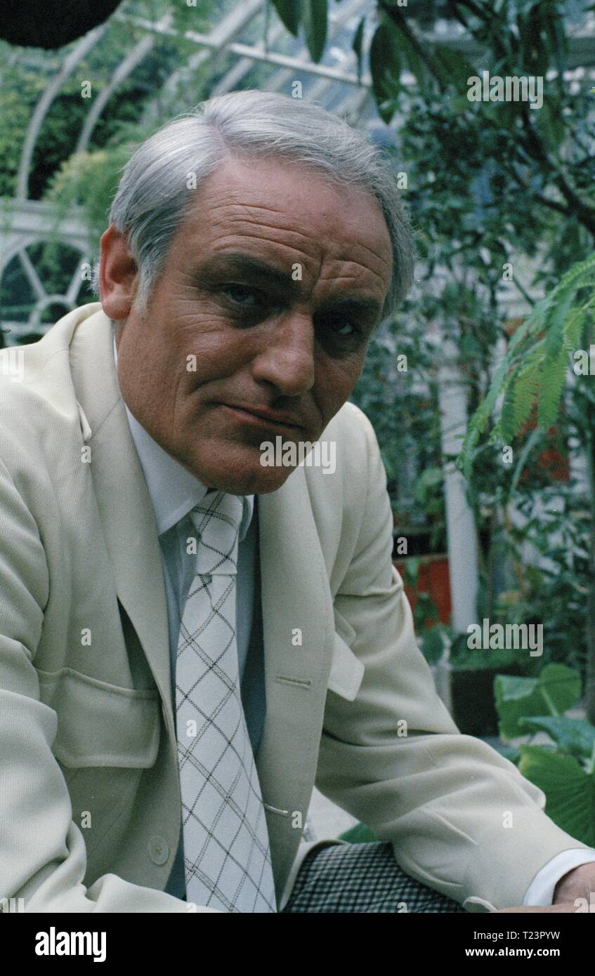 Charles gray hi-res stock photography and images - Alamy