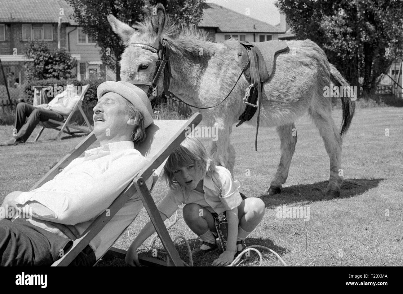 Holiday on the Buses (1973) Stephen Lewis, Adam Rhodes, Date: 1973 ...